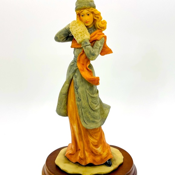 La Verona Collection | Accents | La Verona Collection Young Lady Warm ...